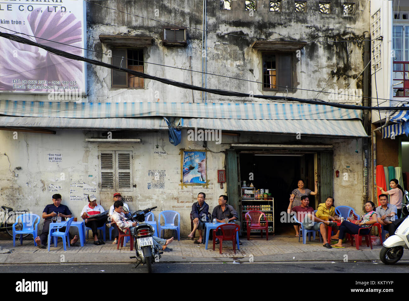 Cafeteria both side hi-res stock photography and images - Alamy