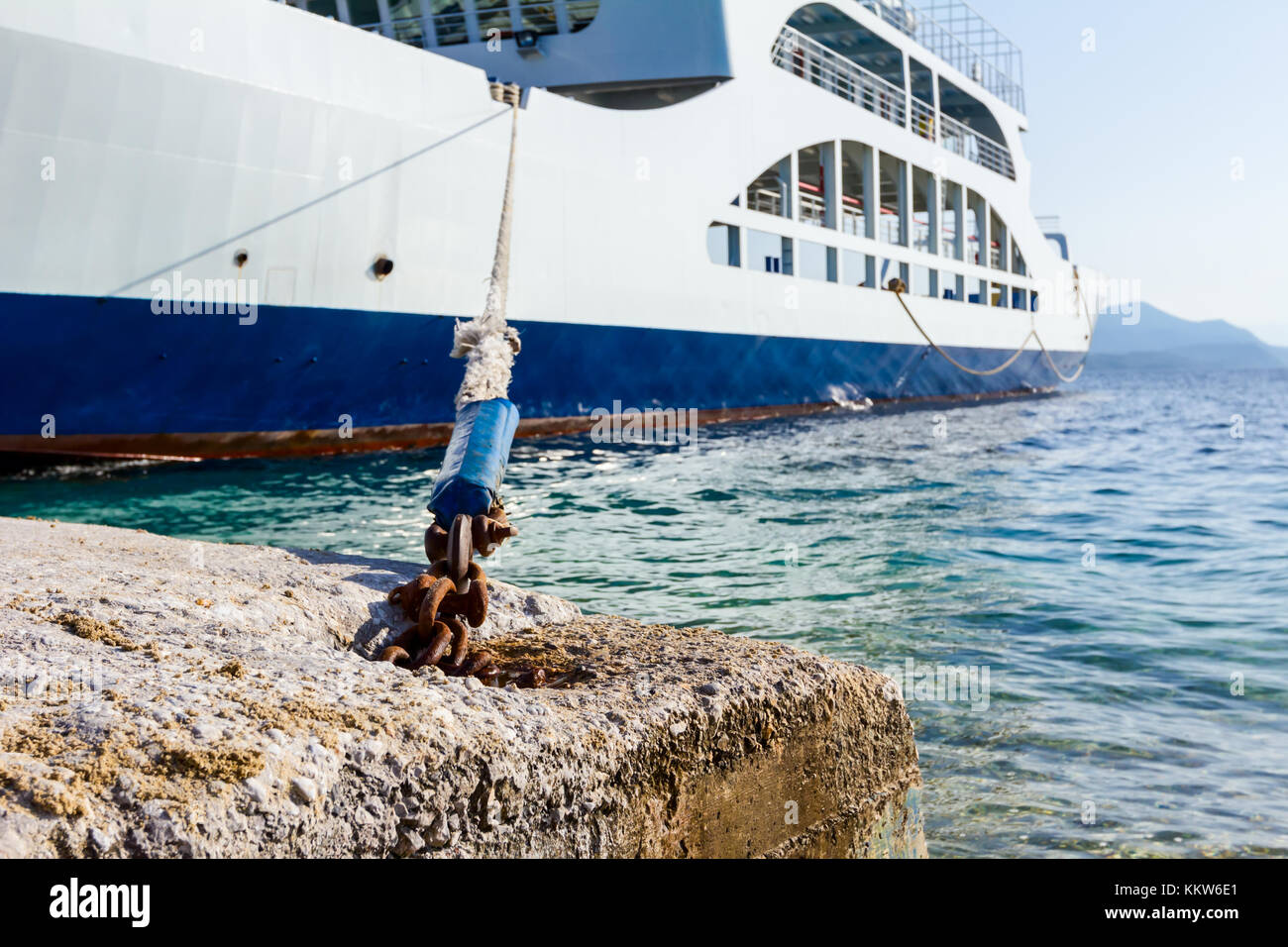 Ferry rope tied to the jetty hi-res stock photography and images - Alamy