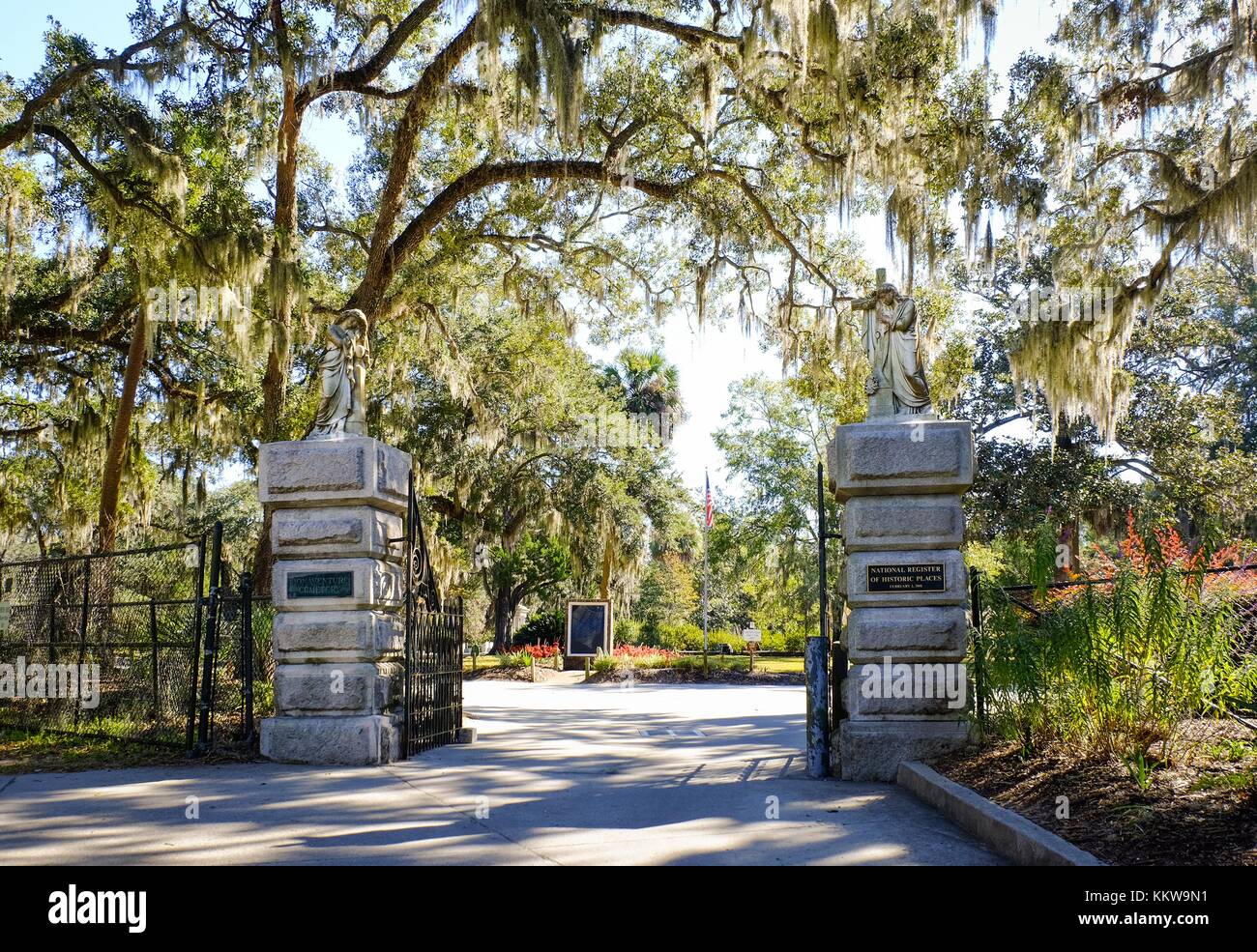 Bonaventure cemetery in savannah georgia hi-res stock photography and ...