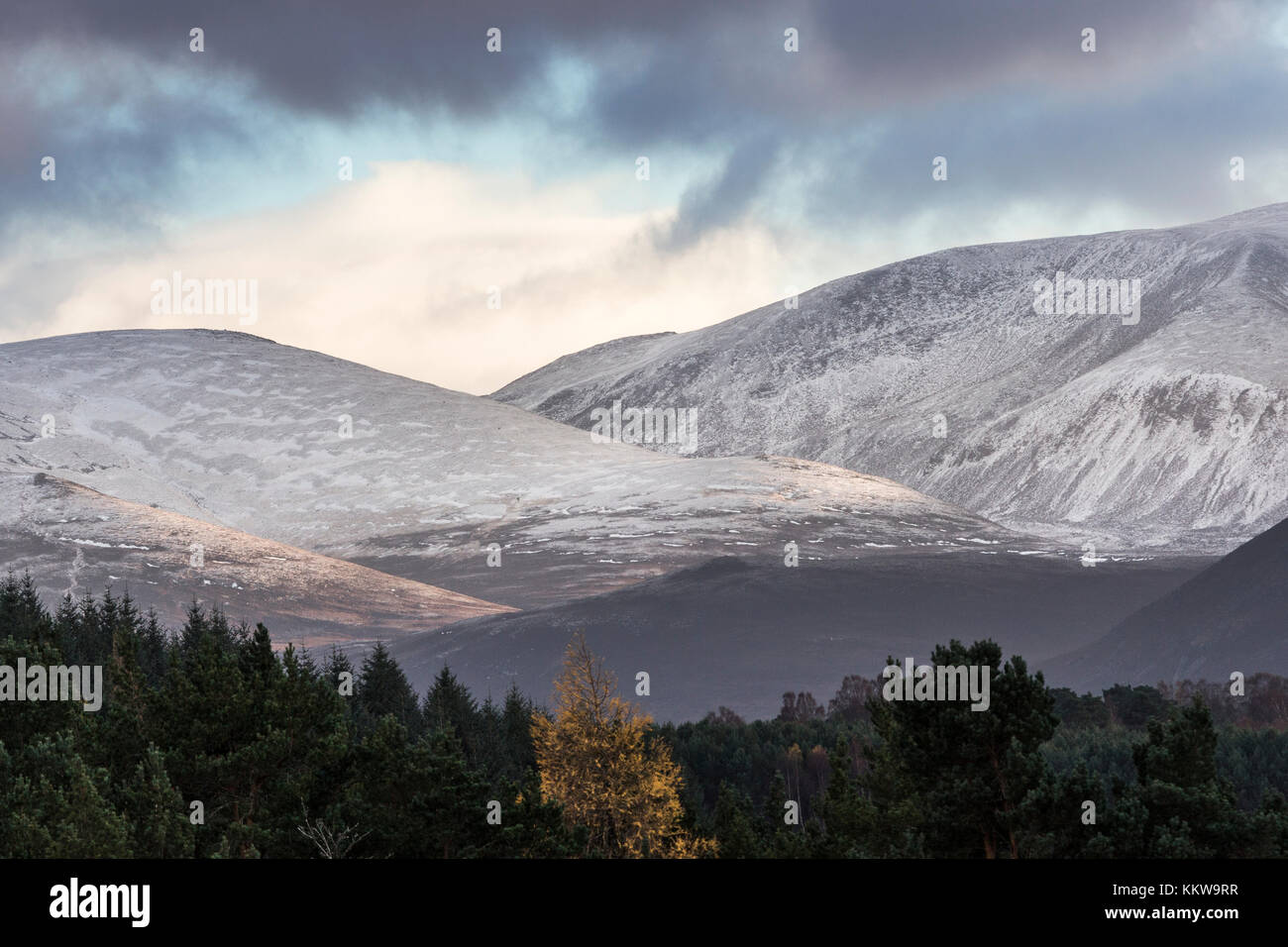 Lairig ghru snow hi-res stock photography and images - Alamy
