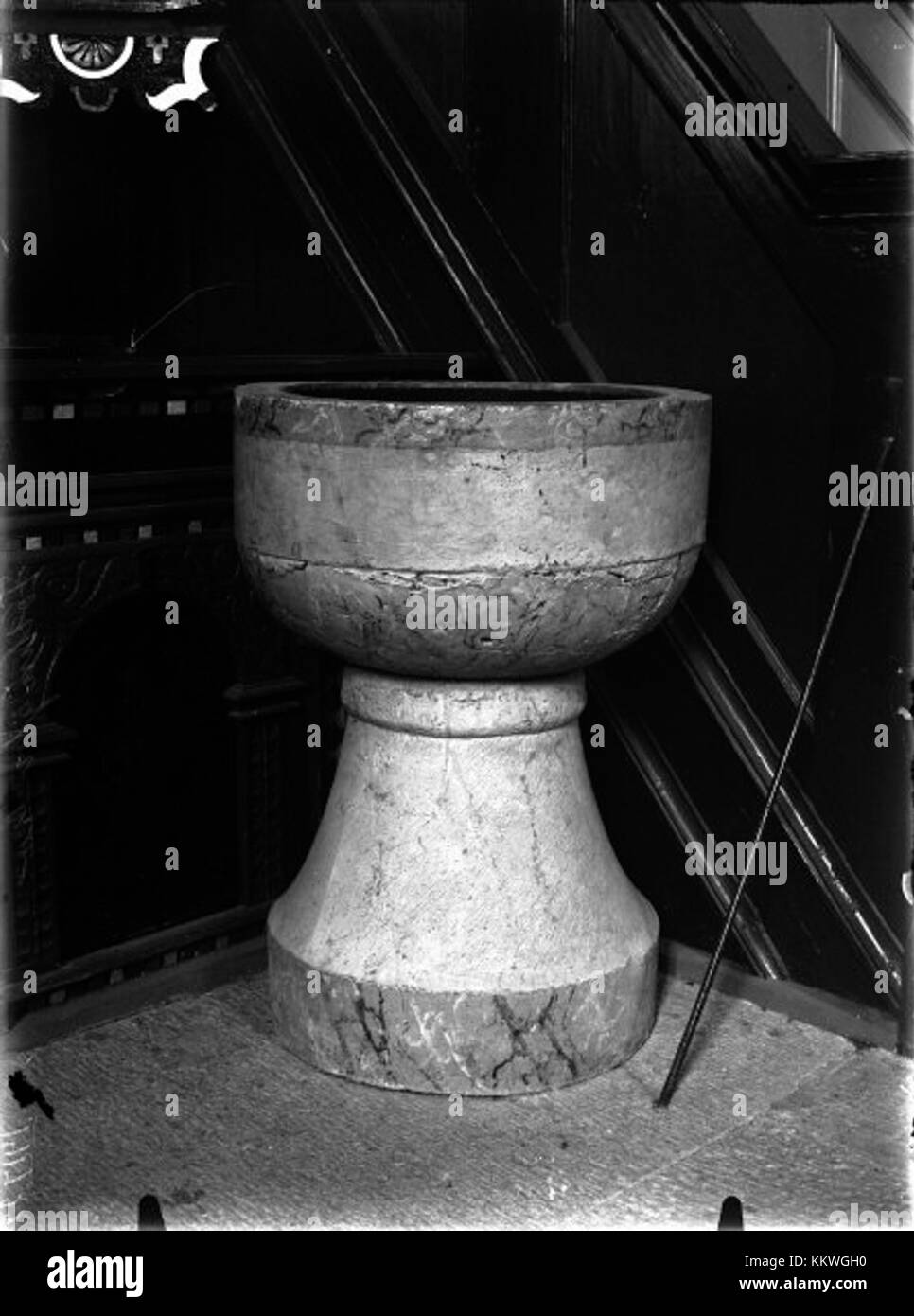 Photograph titled 'Follingbo kyrka KMB 16000' depicting Follingbo ...