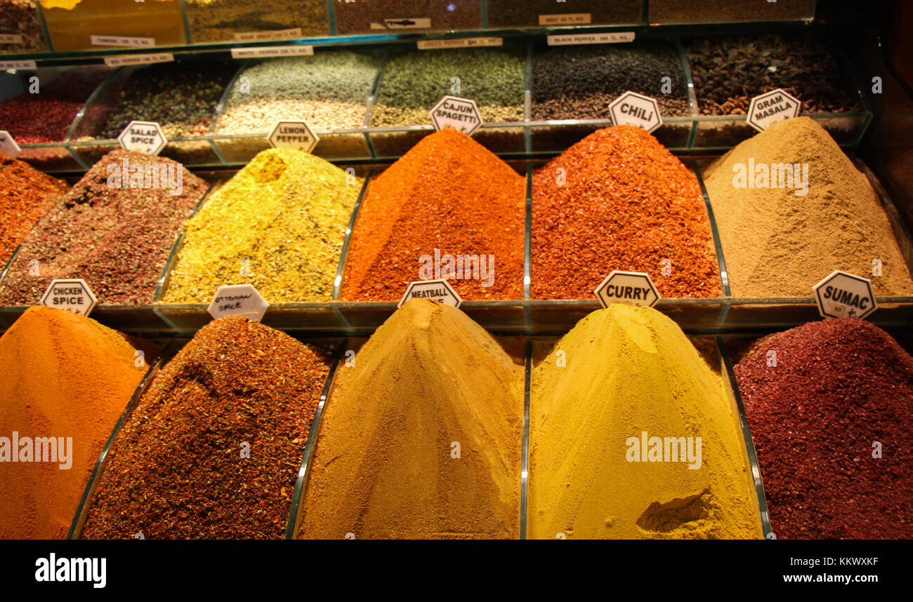 Various type of spices at the Spice Market Stock Photo - Alamy