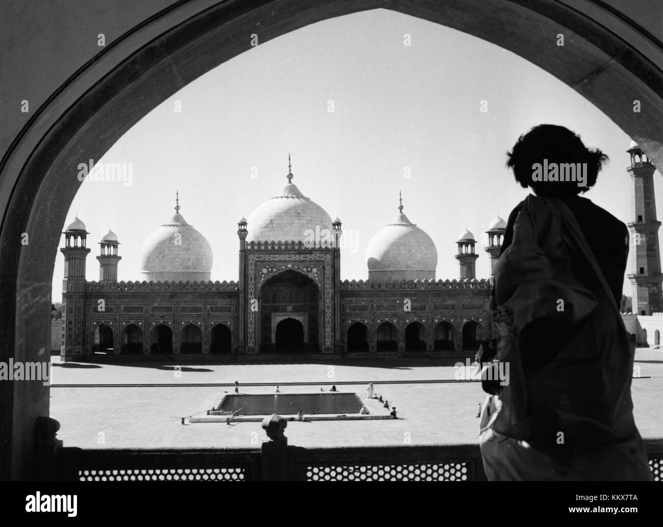 Historical mosque in lahore pakistan hi-res stock photography and ...