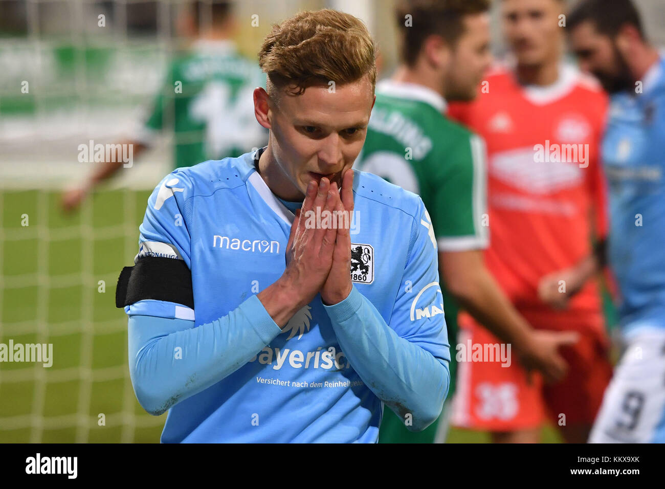 Muenchen, Deutschland. 01st Dec, 2017. Benjamin KINDSVATER (TSV Munich ...