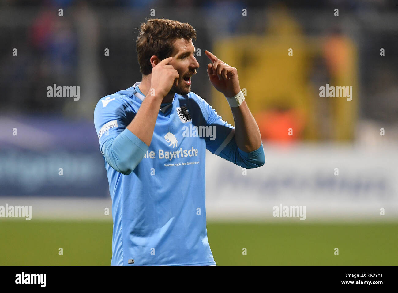 Muenchen, Deutschland. 01st Dec, 2017. Jan MAUERSBERGER (TSV Munich ...