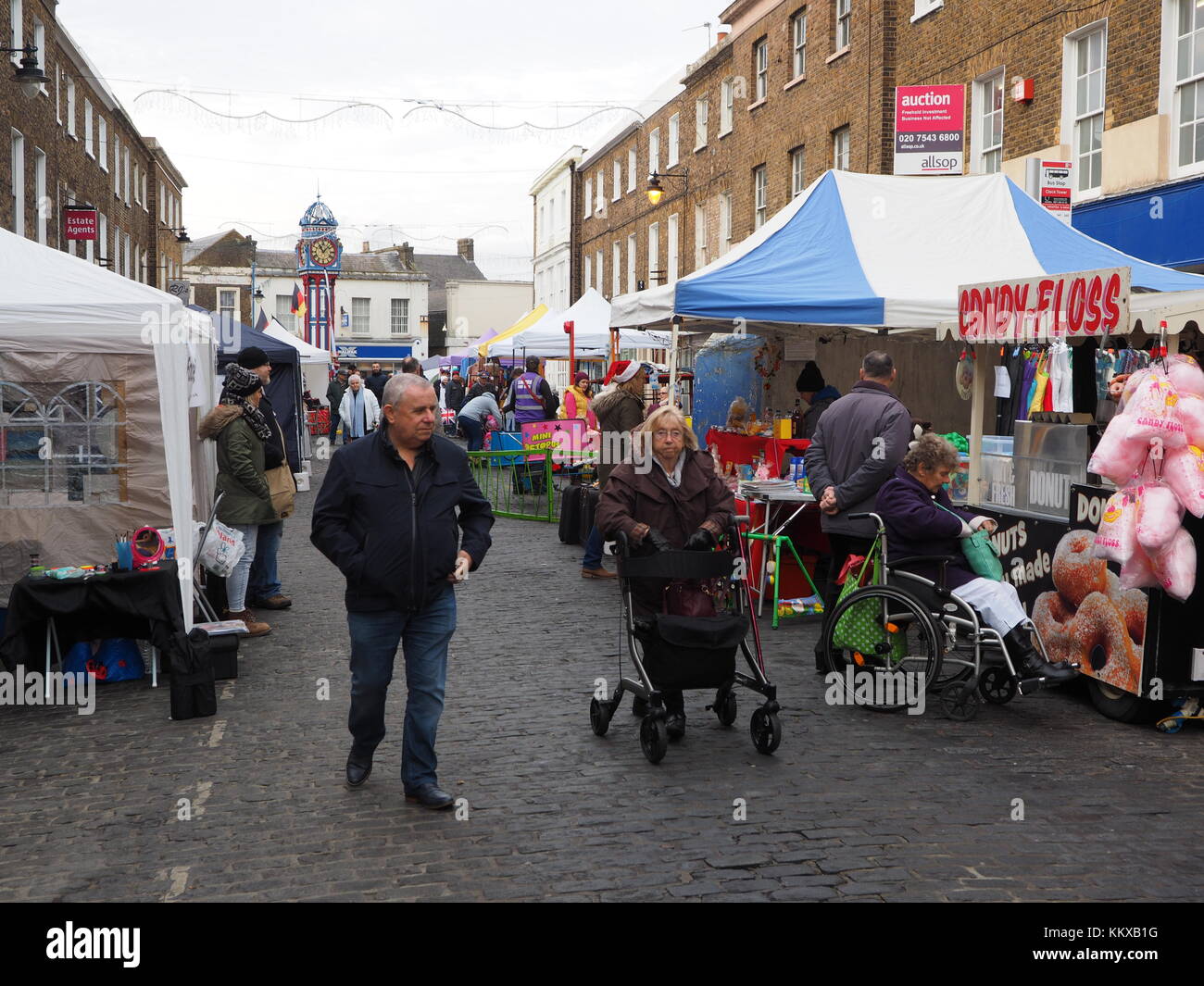 Sheerness, Kent, UK. 2nd Dec, 2017. The high street in Sheerness was ...