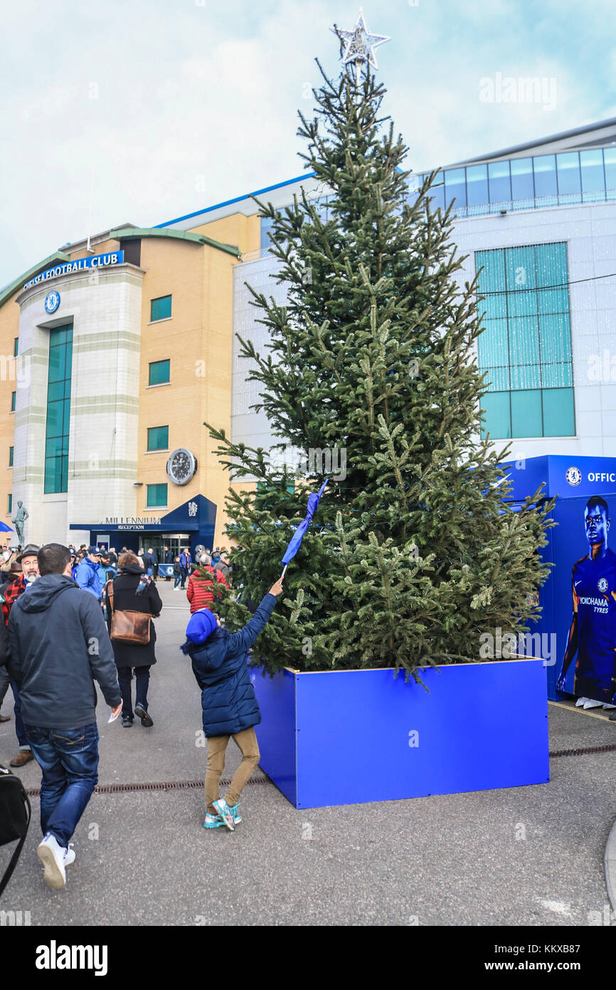 London, UK. 2nd Dec, 2017. A Christmas tree installed at Stamford ...