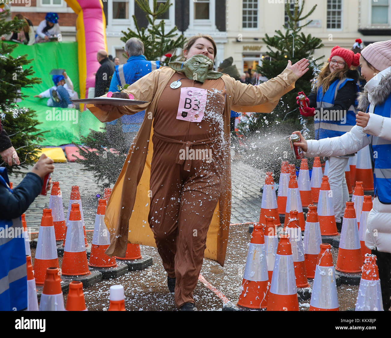 Covent Garden. London, UK. 2nd Dec, 2017. Participants compete in The ...
