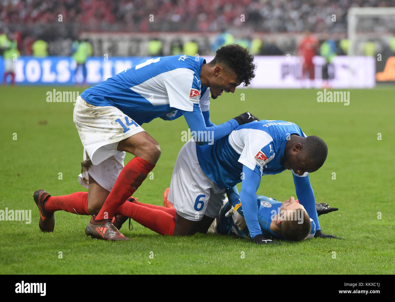 Kiel, Germany. 02nd Dec, 2017. Kiel's Aaron Seydel (L-R), David ...