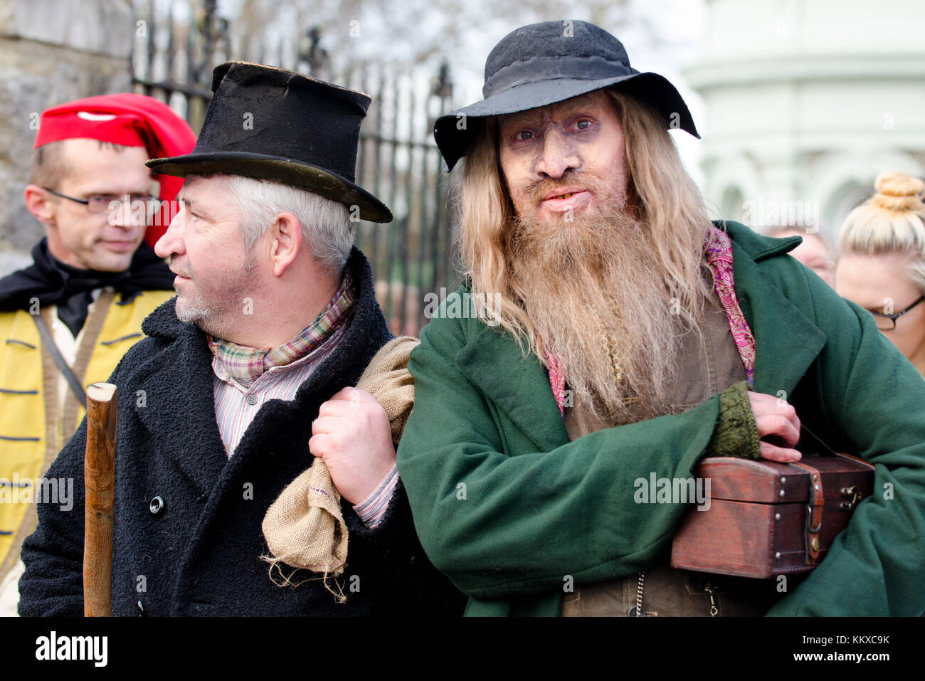 Dickensian clothes hi-res stock photography and images - Alamy