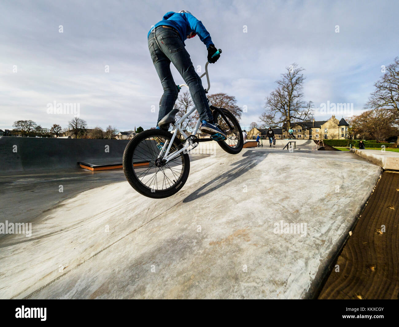 Kelso, Scotland, UK. 2nd Dec, 2017. Opening of public skate park ...