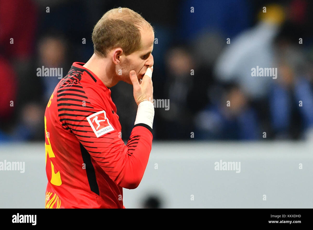 Sinsheim, Germany. 2nd Dec, 2017. Leipzig goalie Peter Gulacsi gestures ...