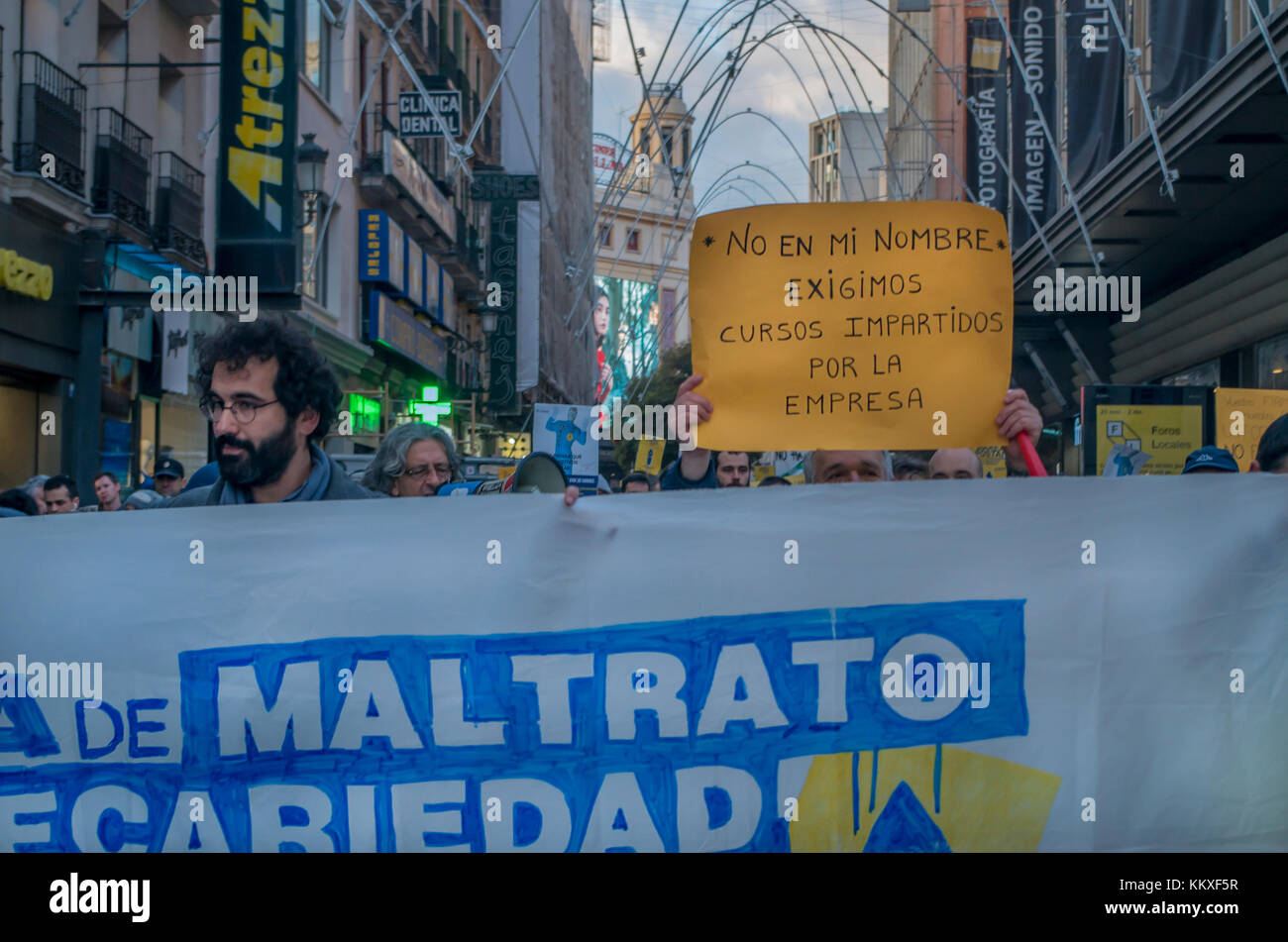 Madrid, Spain. 02nd Dec, 2017. Hundreds of post-office clerks protested ...