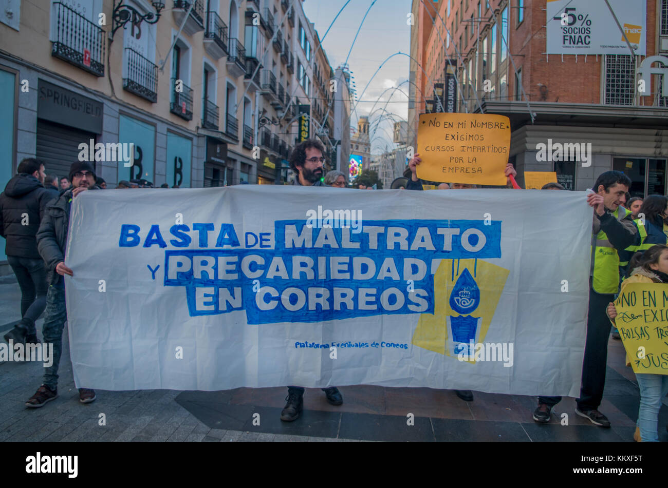 Madrid, Spain. 02nd Dec, 2017. Hundreds of post-office clerks protested ...