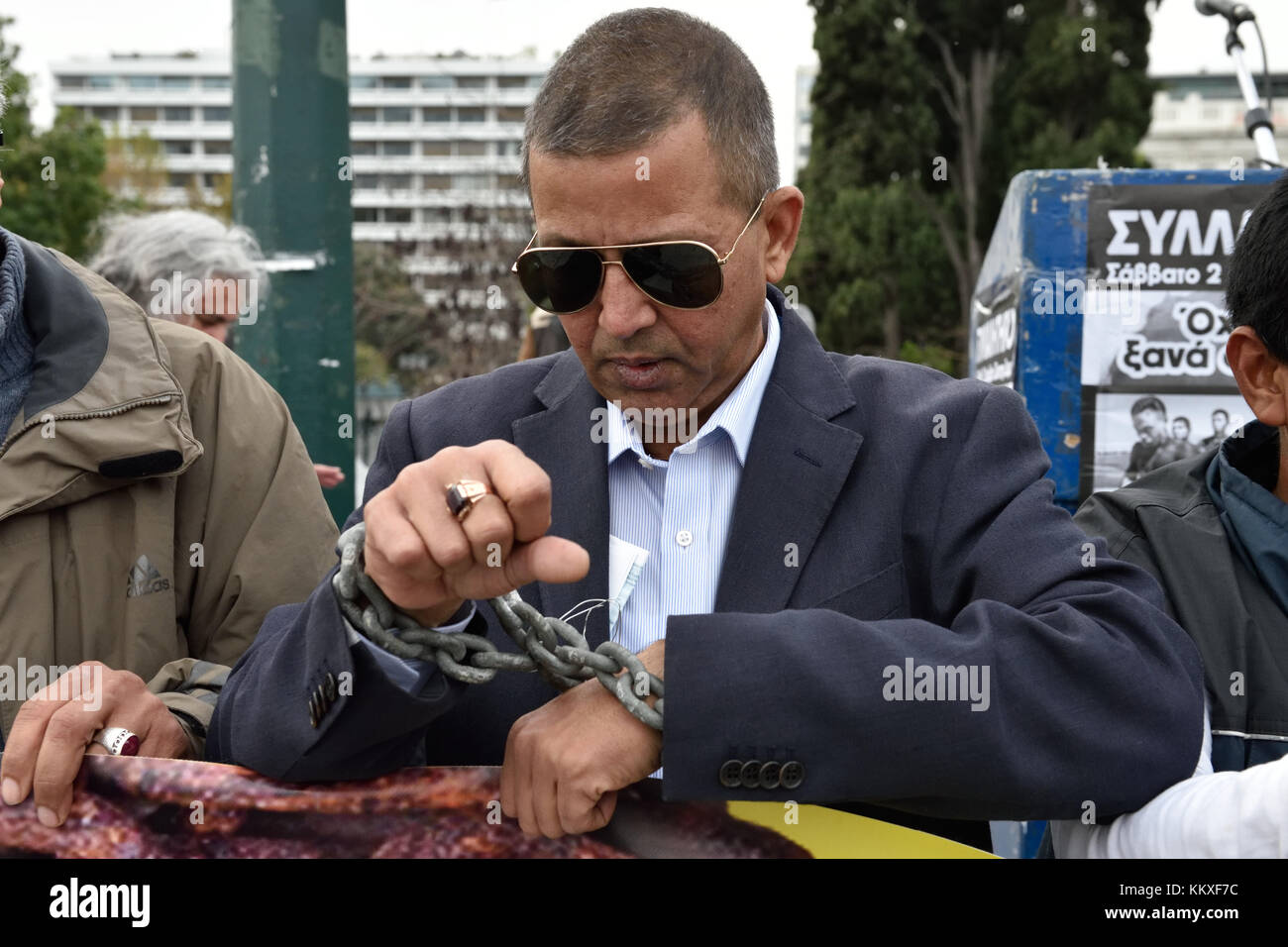 Slaves chained hi-res stock photography and images - Alamy