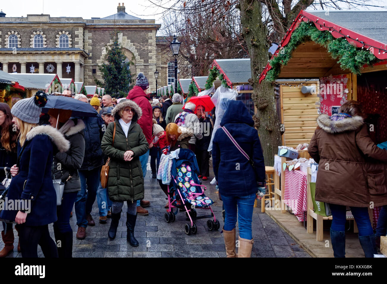 Salisbury Christmas Market, Wiltshire, UK. 2nd Dec, 2017. Rain and the ...