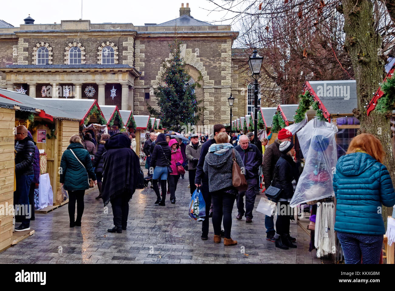 Salisbury Christmas Market, Wiltshire, UK. 2nd Dec, 2017. Rain and the ...