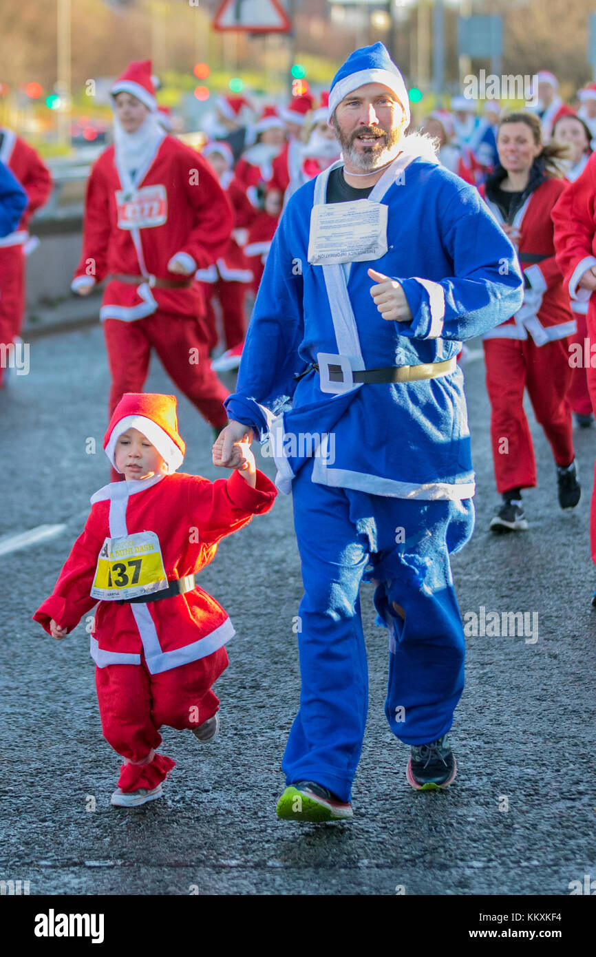 Finishes a 5k run hi-res stock photography and images - Alamy