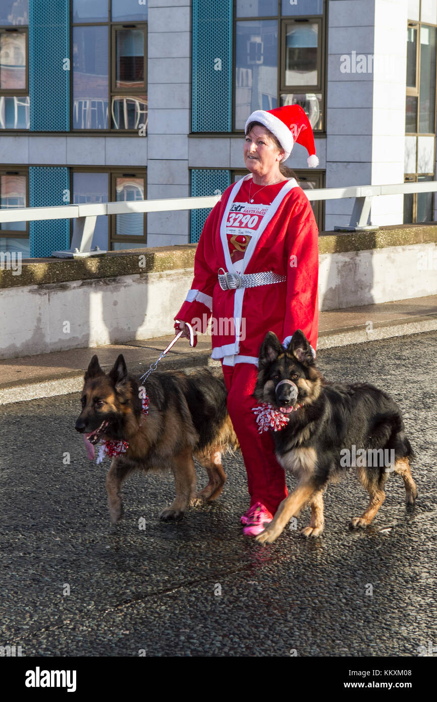 Adult santa suits hi-res stock photography and images - Alamy
