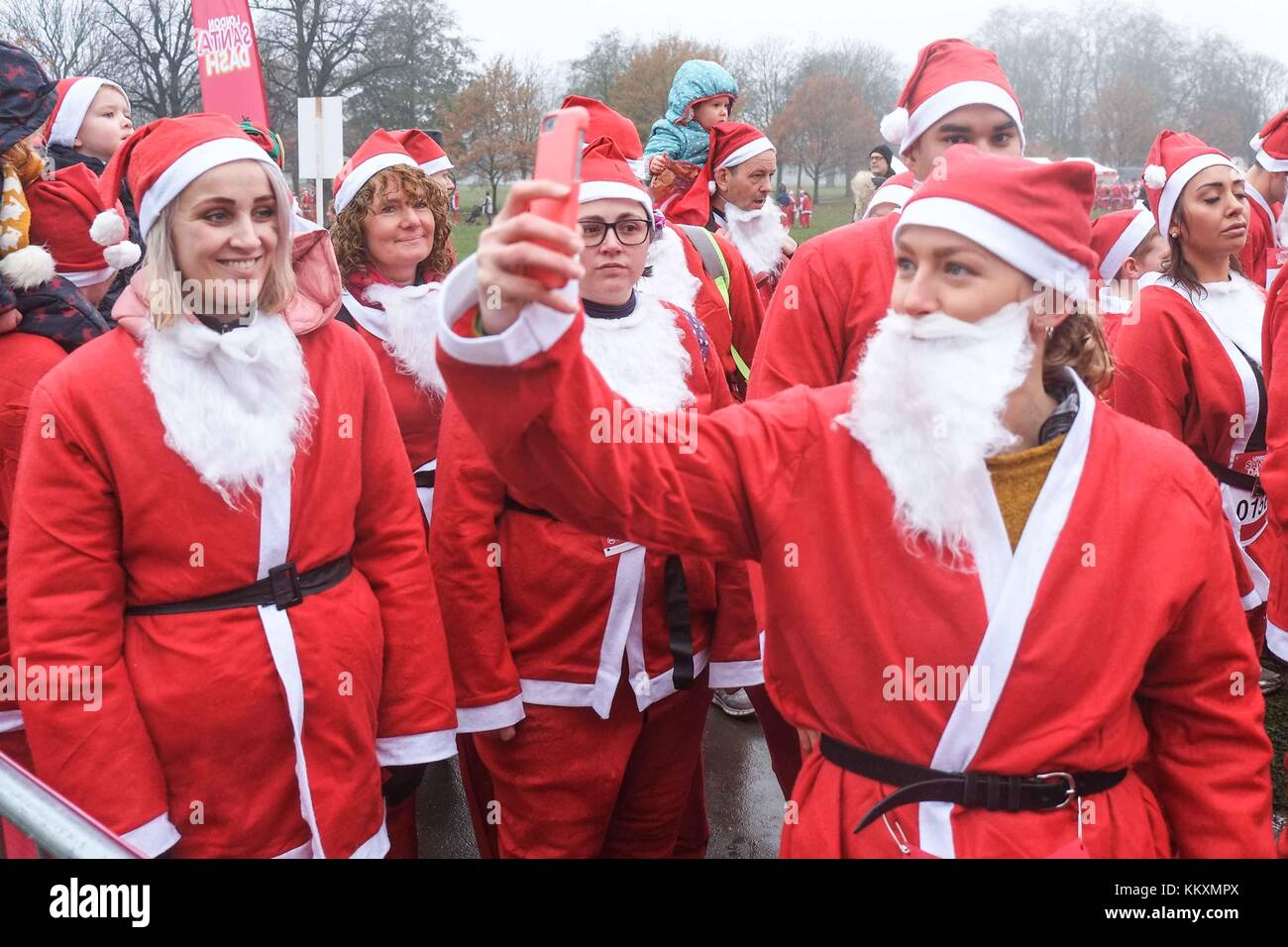 London, UK. 03rd Dec, 2017. London 3rd December 2017.Thousands join the ...