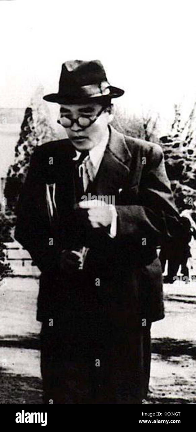 Heo Heon was a prominent figure in Korean literature and arts, known ...