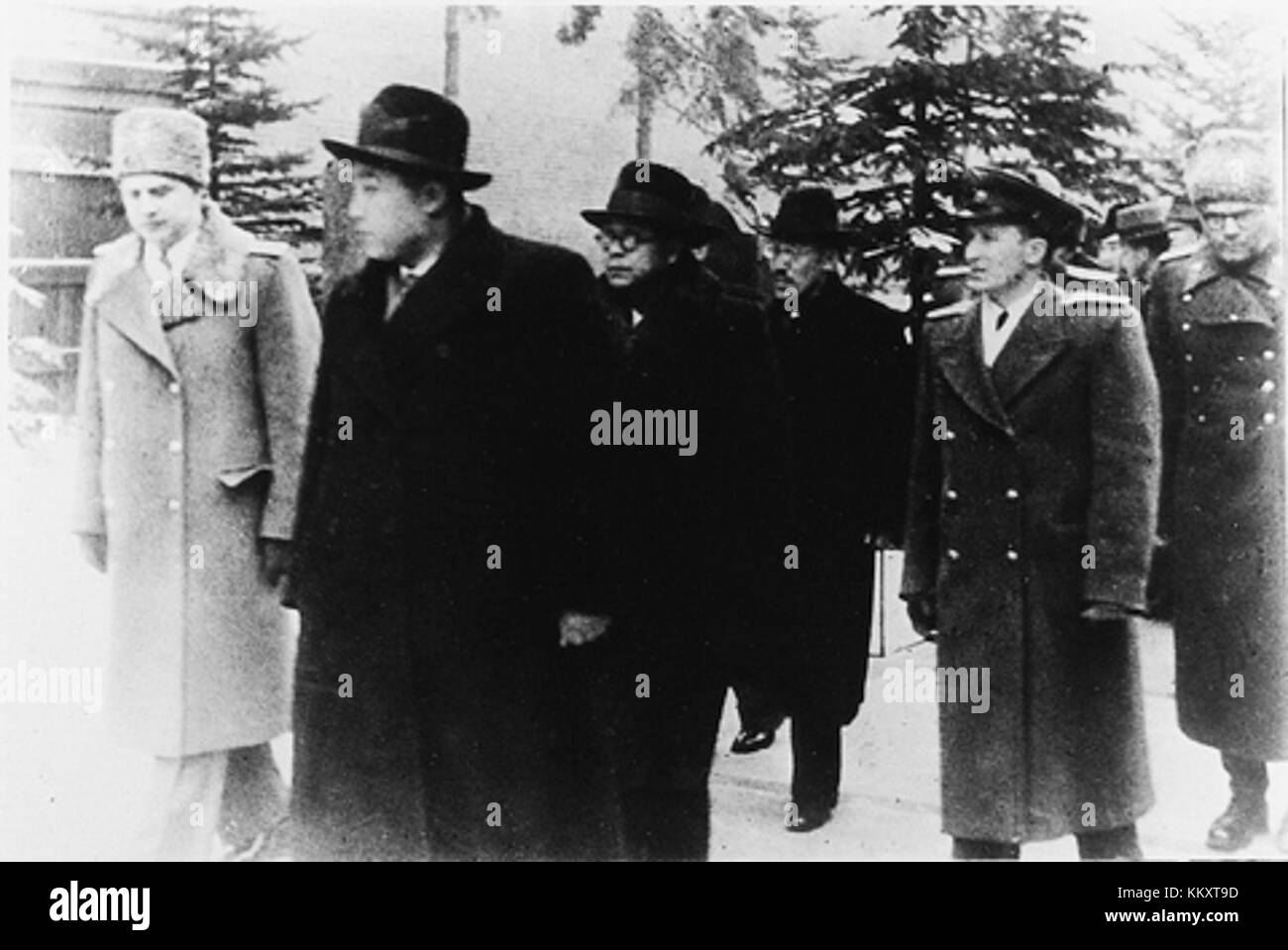 Kim Il Sung, the first leader of North Korea, and Park Hon Yeong, a ...