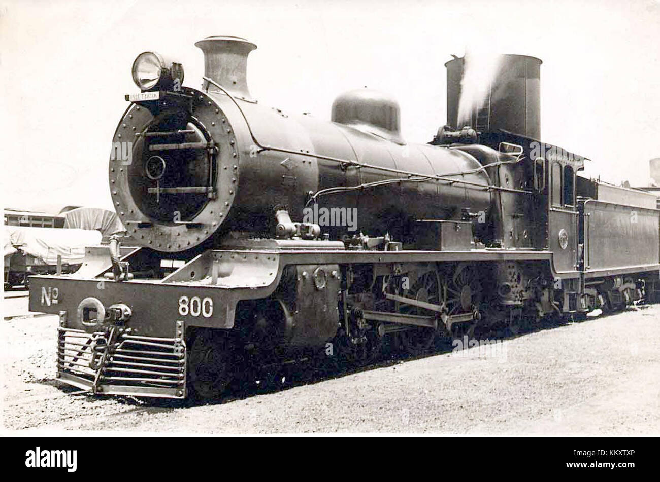 The SAR Class 16 800 is a steam locomotive designed with a 4-6-2 wheel ...