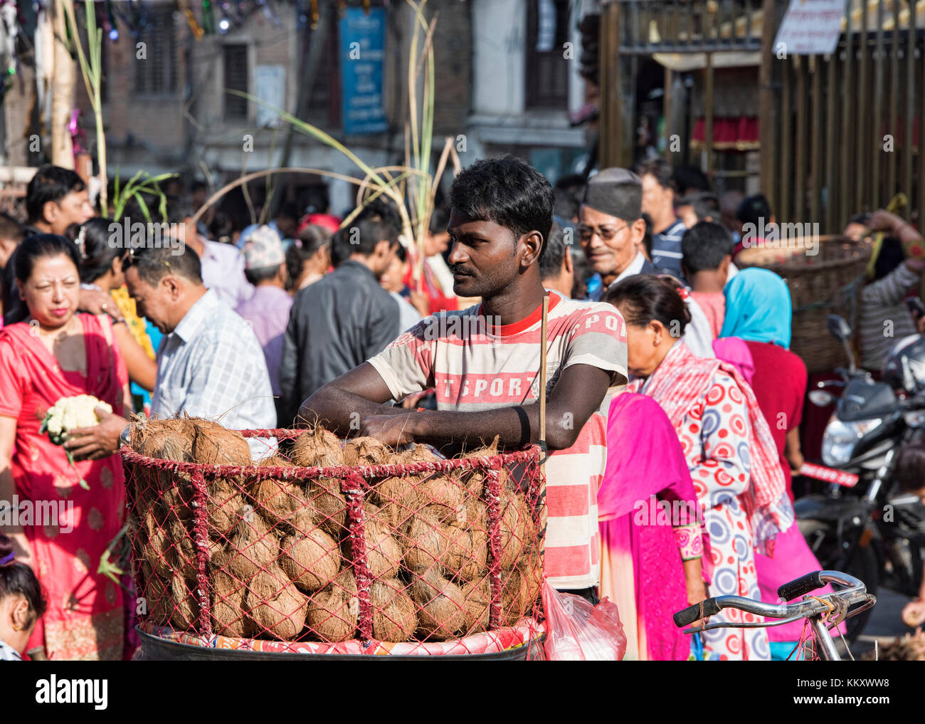Coconut sellers hi-res stock photography and images - Alamy