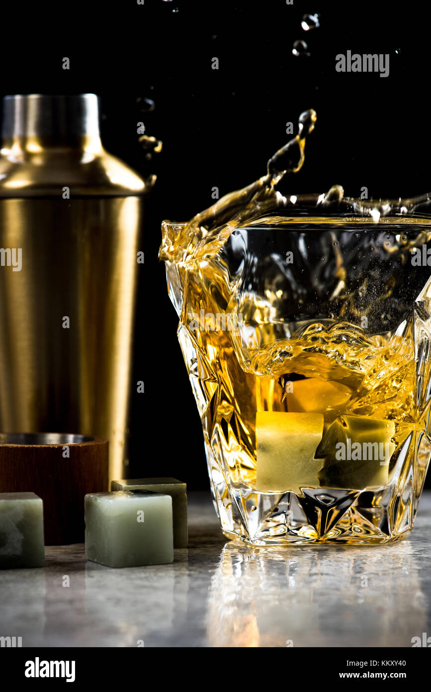 Dynamic drops hi-res stock photography and images - Alamy