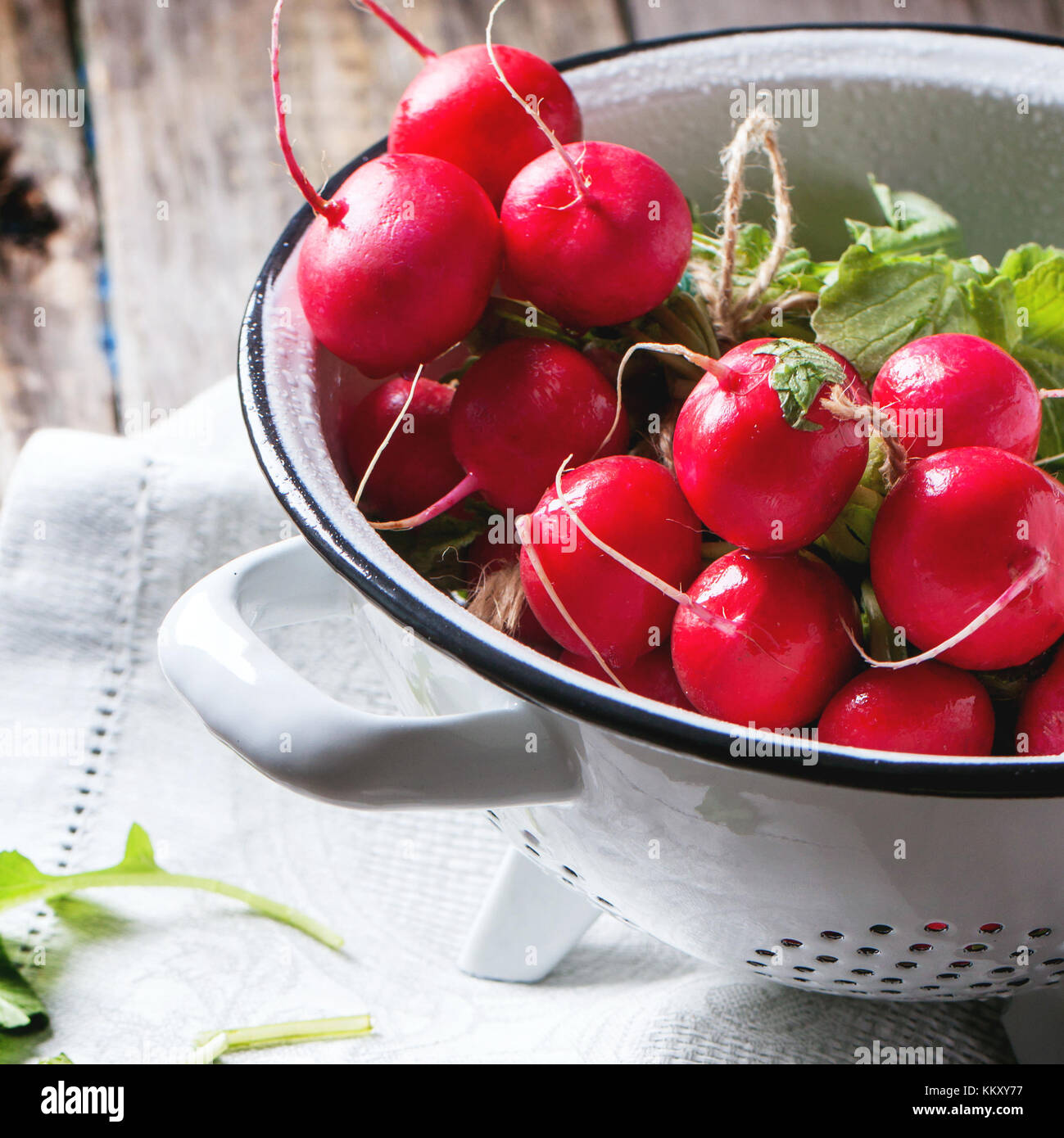 Image of organic radishes hi-res stock photography and images - Alamy