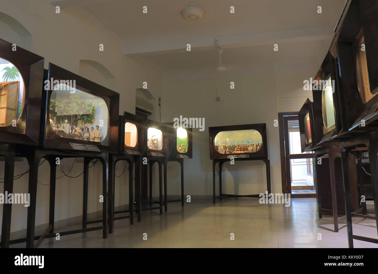 Mani Bhavan Gandi Museum displays history of Mahatma Gandhi in Mumbai ...