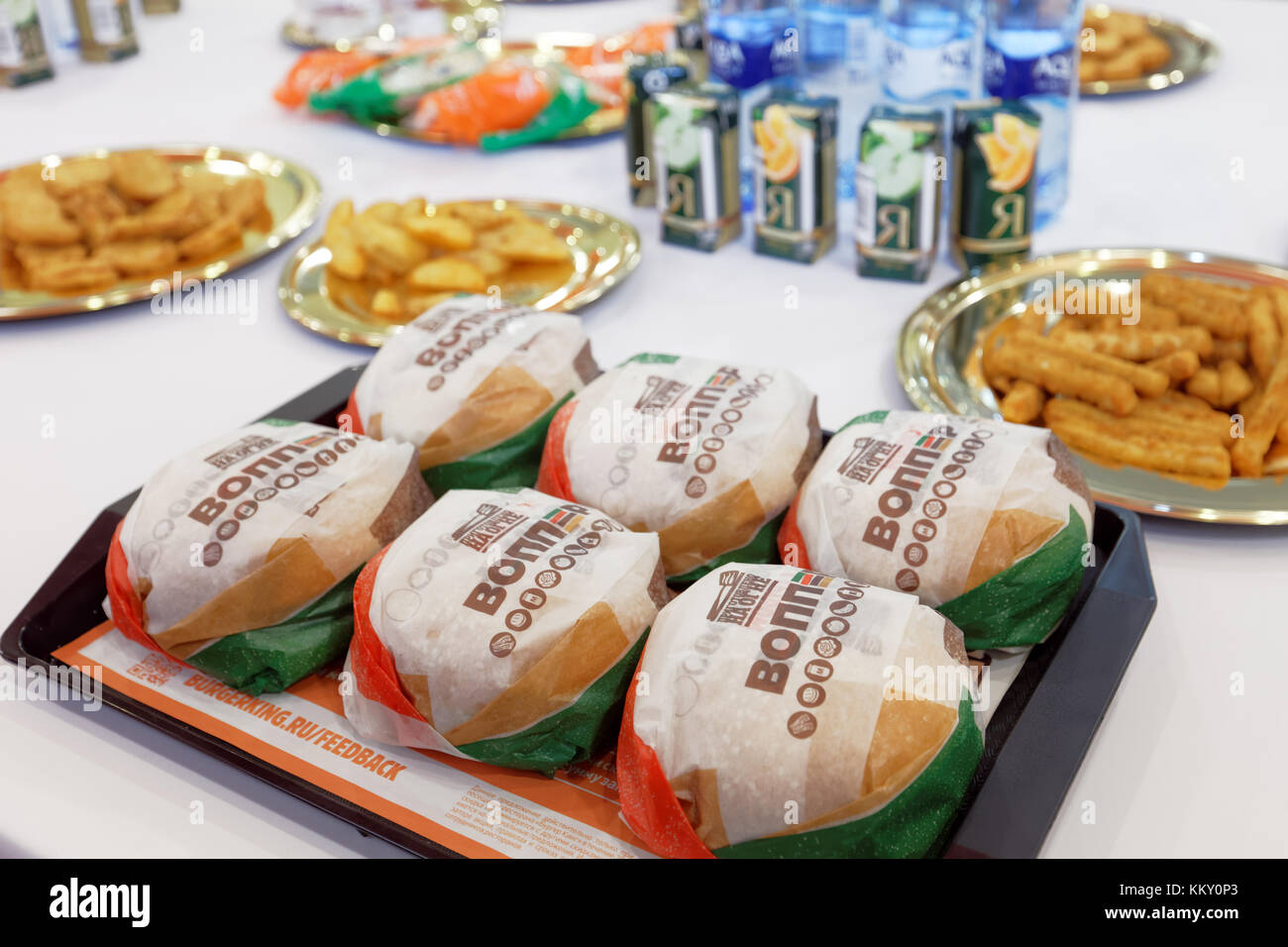 Whopper sandwich closeup hi-res stock photography and images - Alamy
