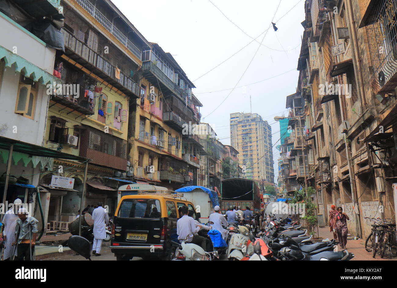 People visit Islamic area in downtown Mumbai India Stock Photo - Alamy
