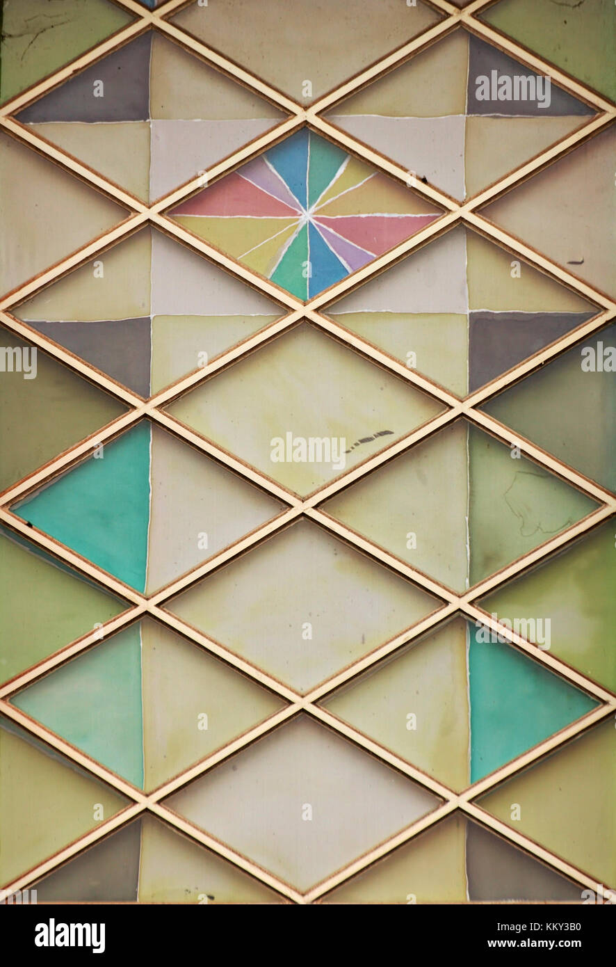 Purple painted church hi-res stock photography and images - Alamy