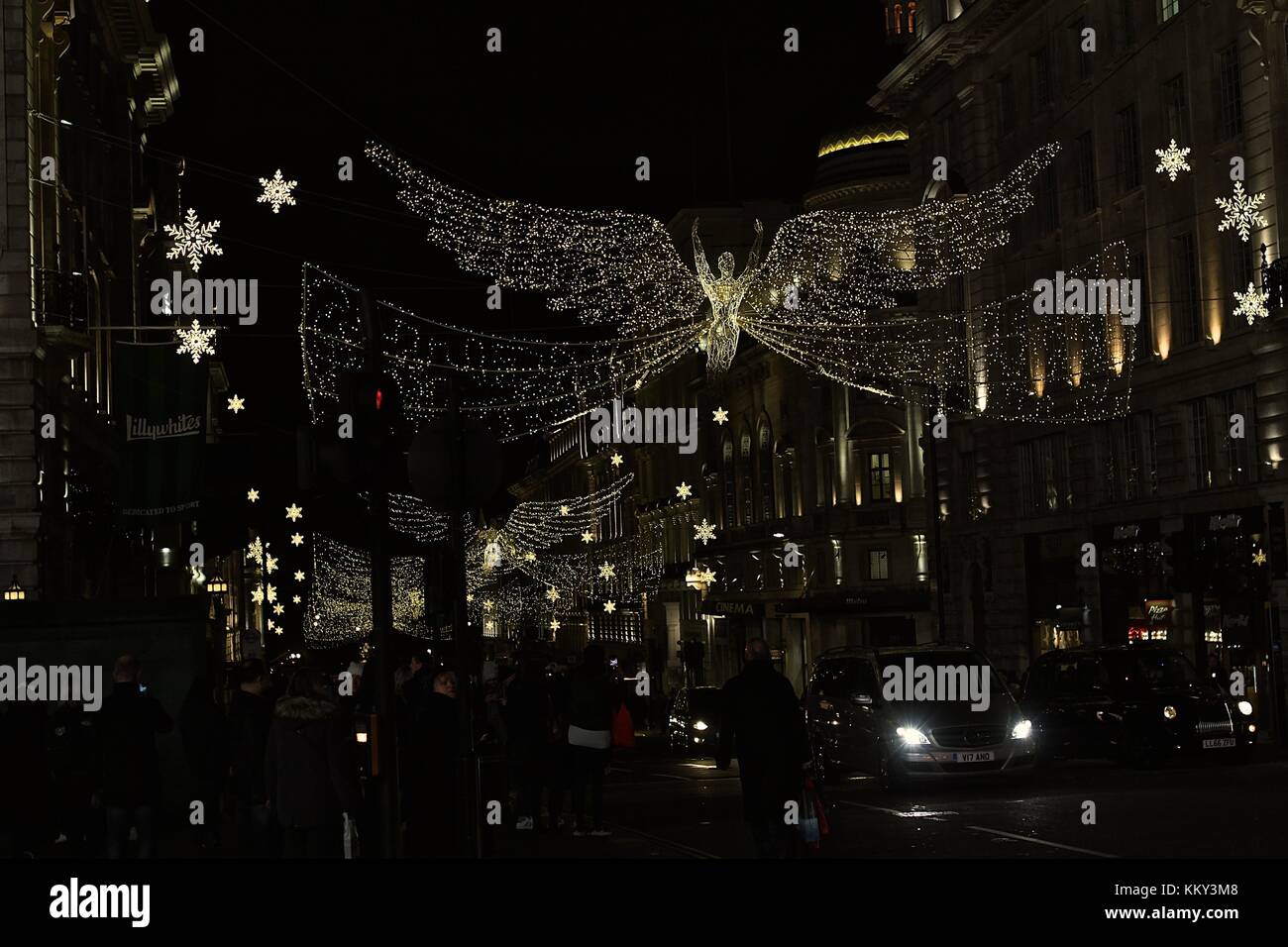 Christmas Walkabout in London 2017 Stock Photo - Alamy