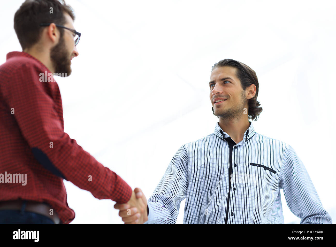 handshake members of the business team Stock Photo - Alamy