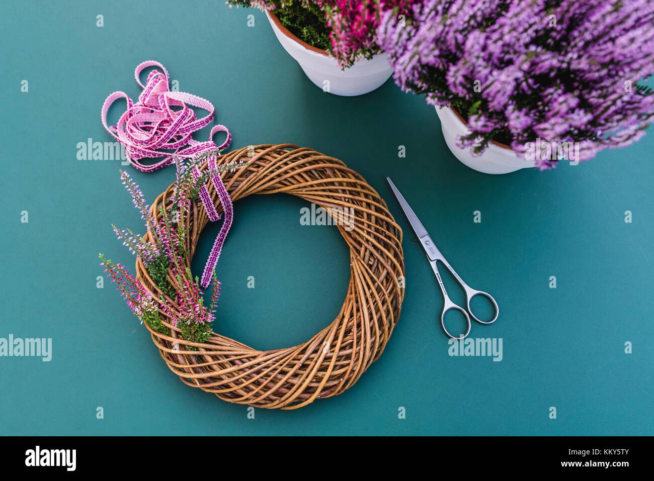 DIY, autumnal decoration, willow wreath, heather Stock Photo - Alamy