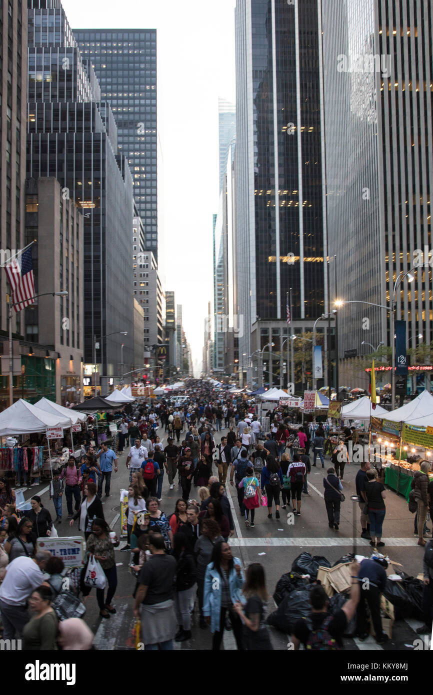 Weekend Market Manhattan Stock Photo - Alamy