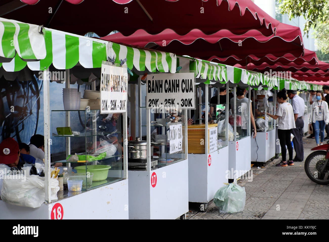 Vietnam food cart hi-res stock photography and images - Alamy
