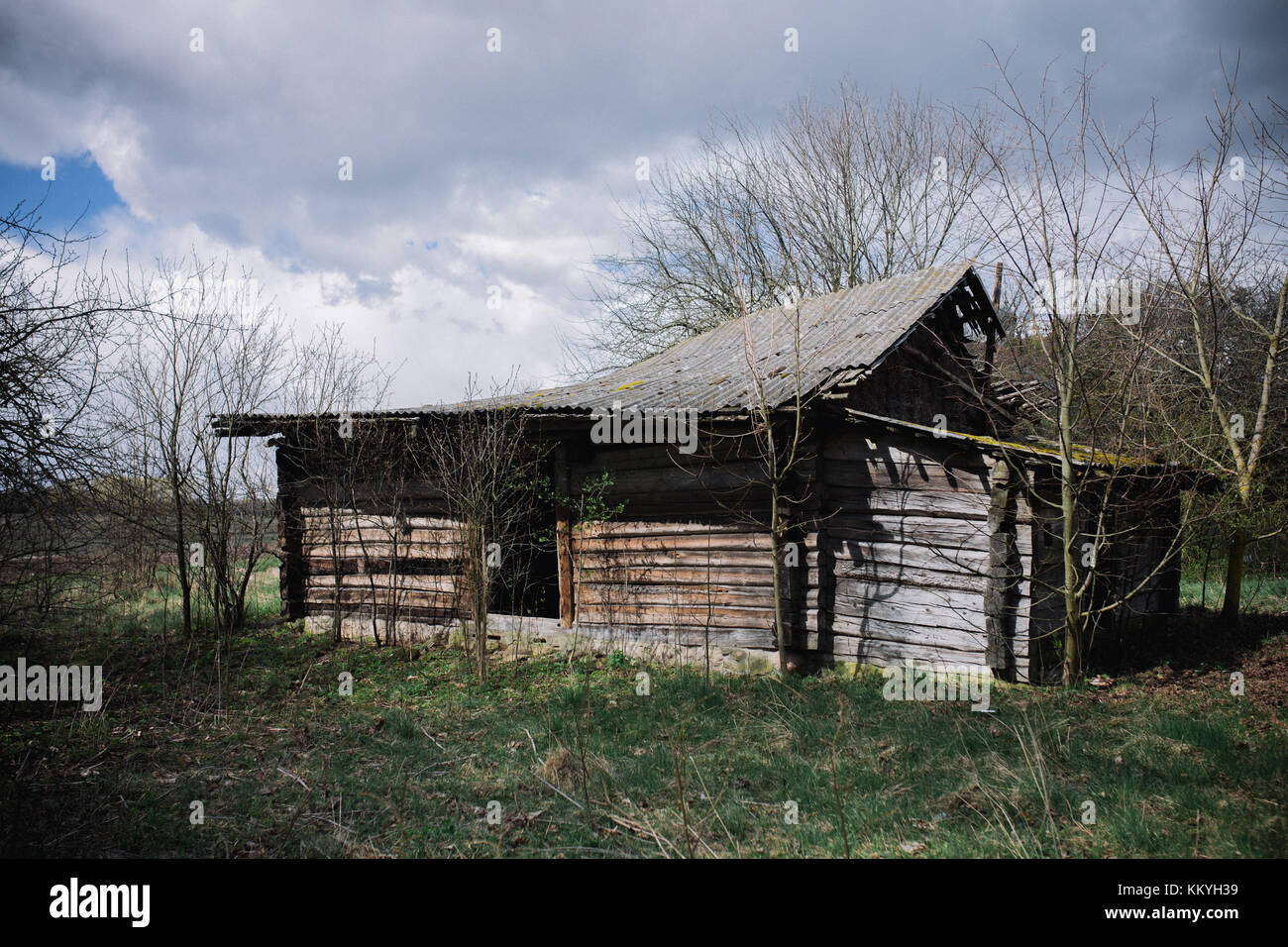 Old destroyed house in village. Countryside background. Landscape Stock ...