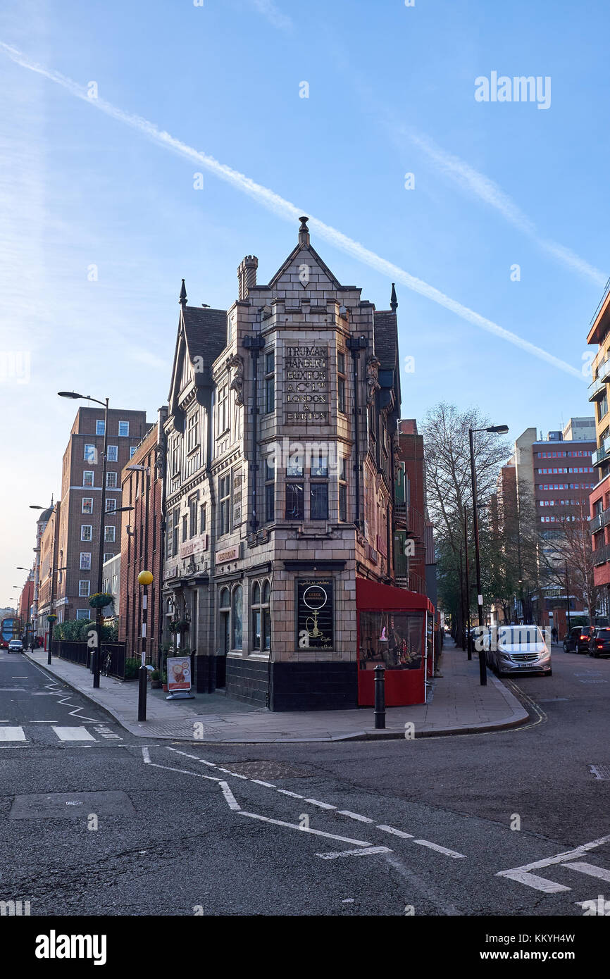 LONDON CITY - DECEMBER 26, 2016: Old narrow V-shaped corner building in ...