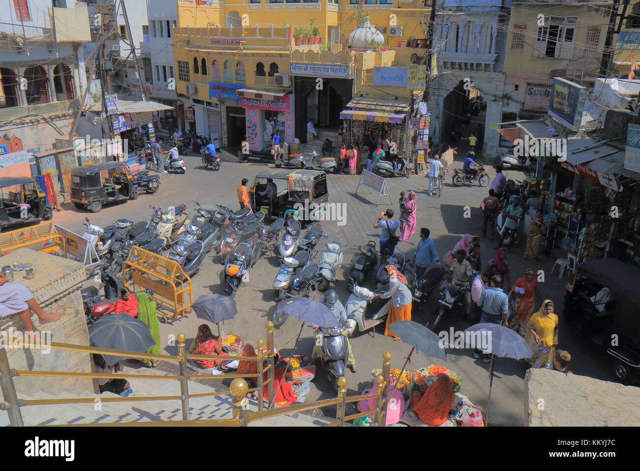 People visit Udaipur shopping street in Udaipur India Stock Photo - Alamy