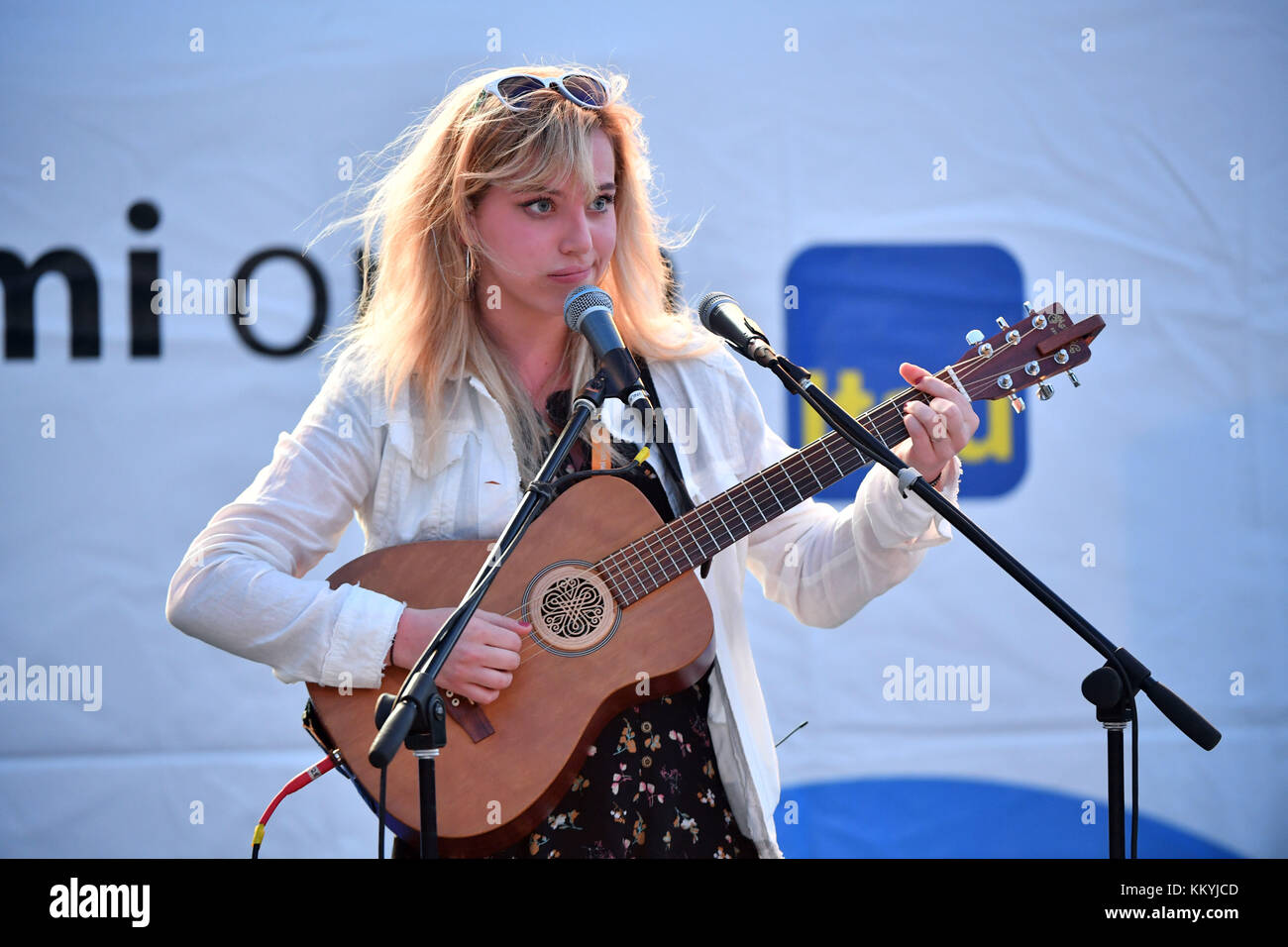 KEY BISCAYNE, FL - MARCH 24: Singer Hailey Knox performs at The Miami ...
