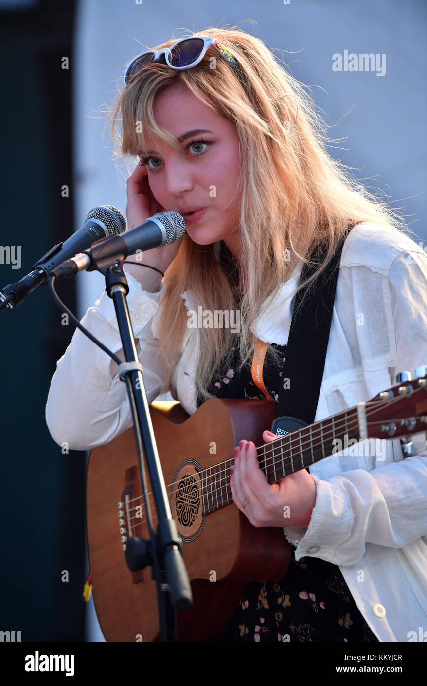 KEY BISCAYNE, FL - MARCH 24: Singer Hailey Knox performs at The Miami ...