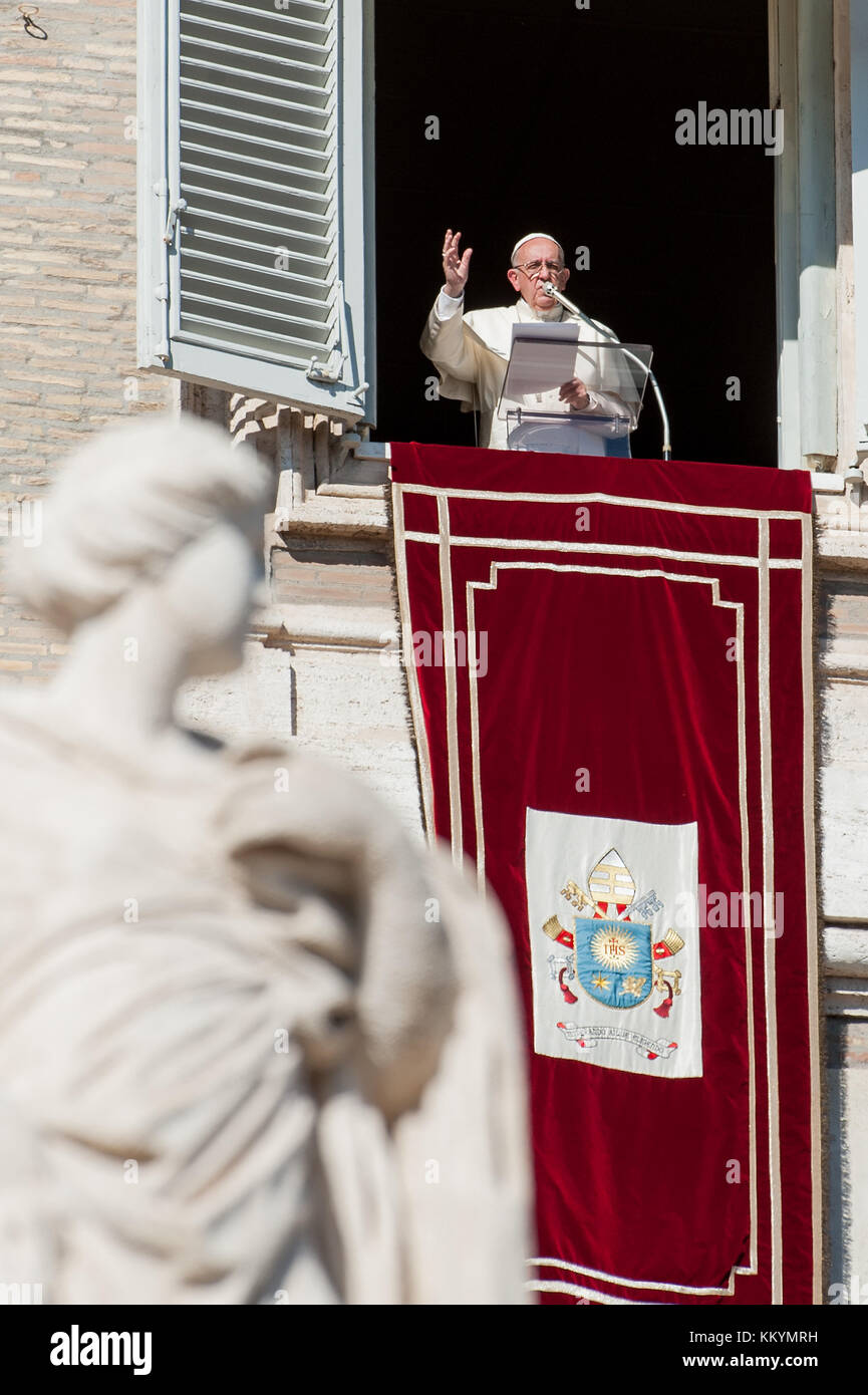 Pope Francis blesses the crowd from his studio window overlooking St ...