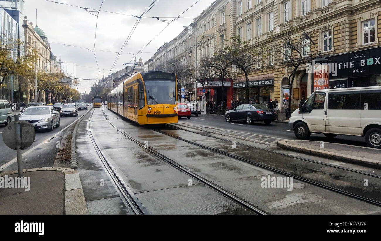 Yellow trolley bus hi-res stock photography and images - Alamy
