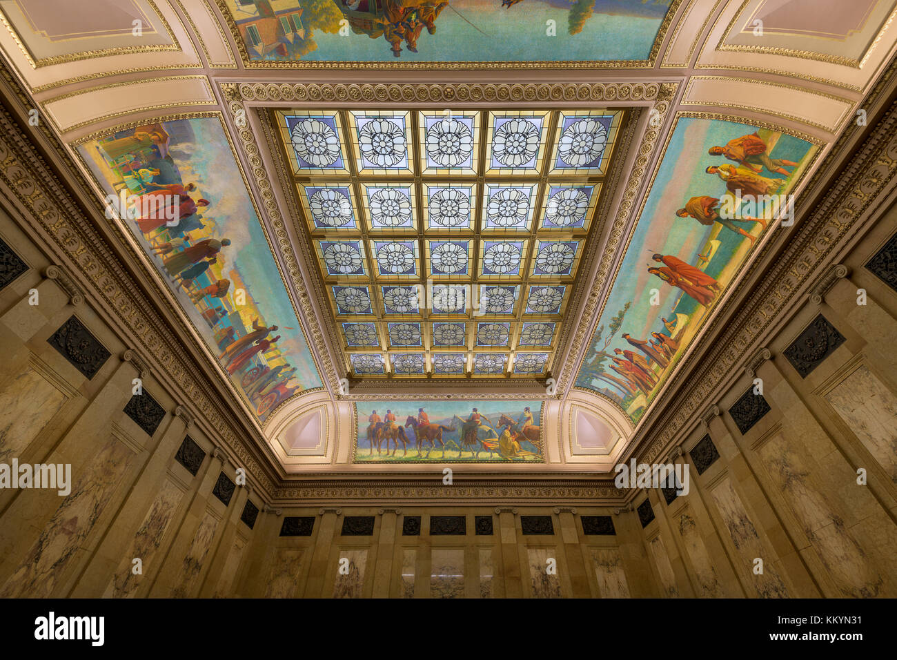 Ceiling glass walls hi-res stock photography and images - Alamy