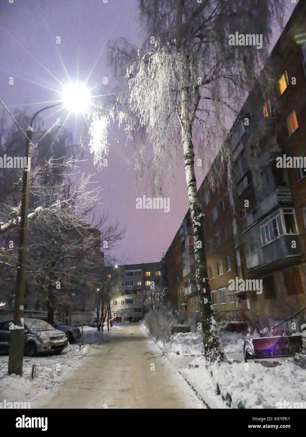 Town under snow hi-res stock photography and images - Alamy