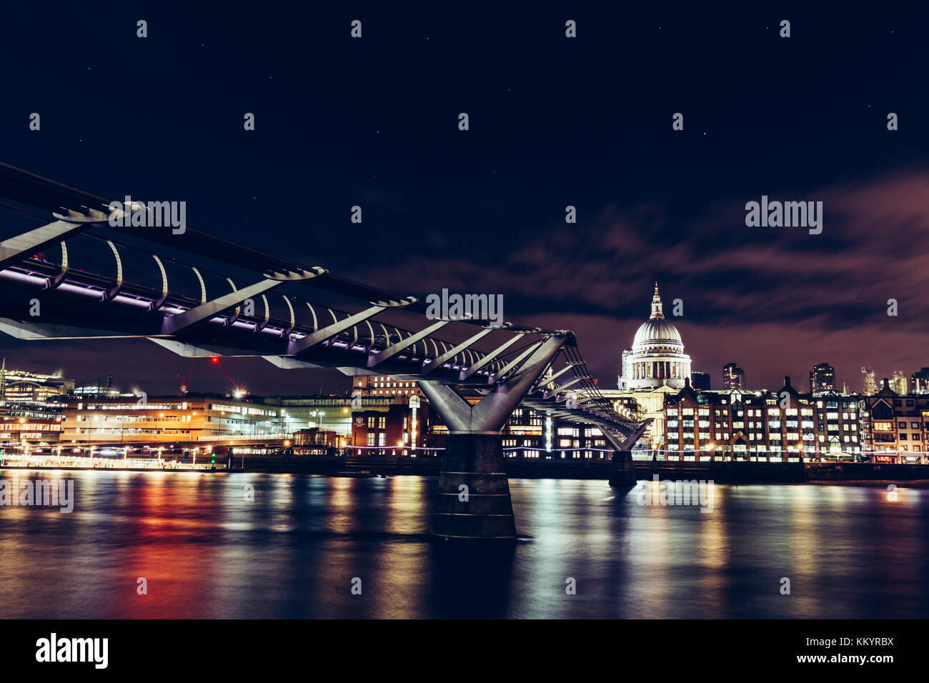 London night sky hi-res stock photography and images - Alamy