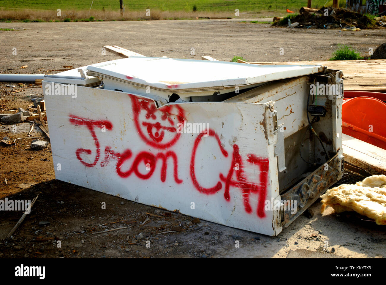 Broken refrigerator hi-res stock photography and images - Alamy